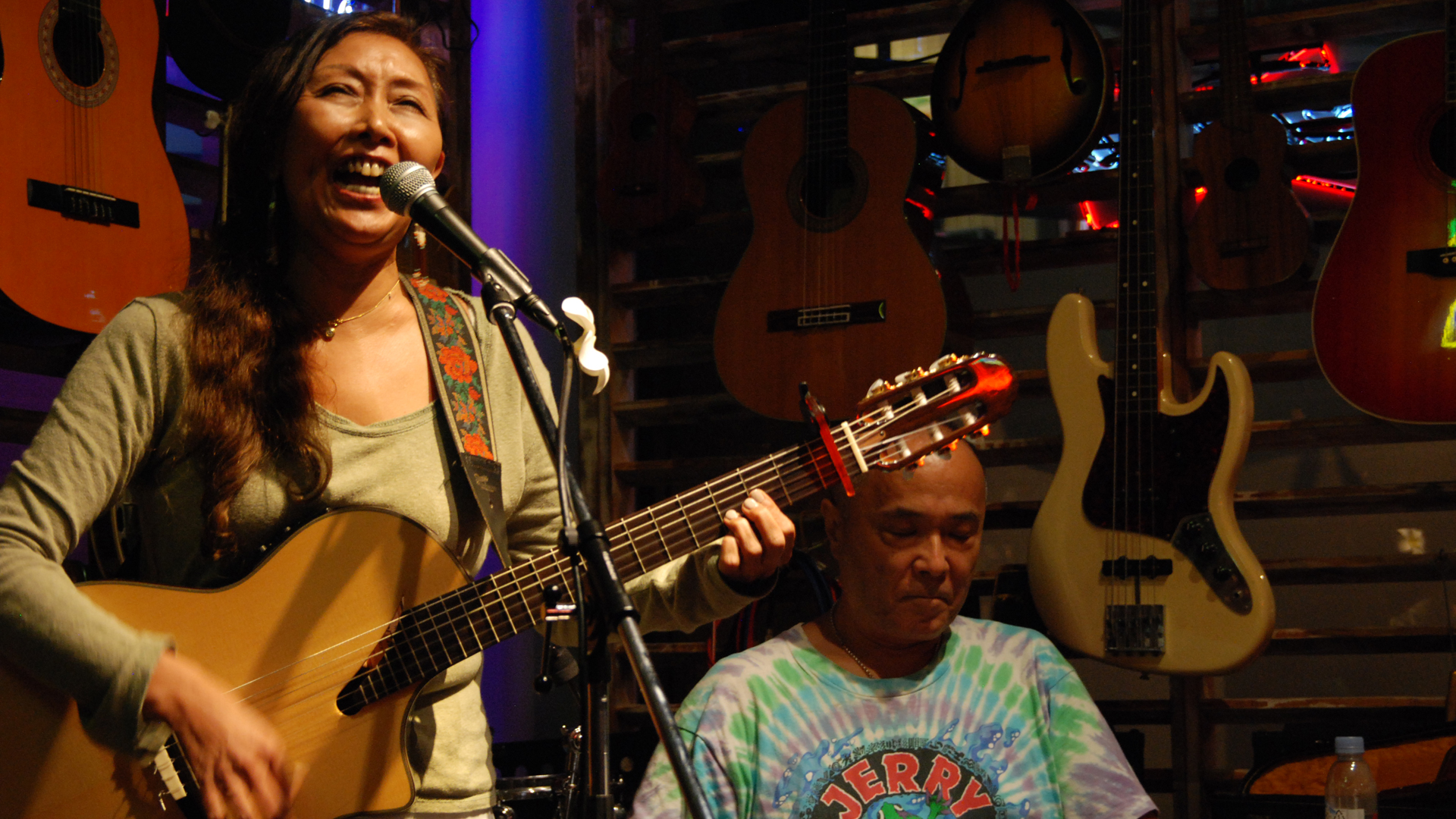 BOTCHY BOTCHY – 茅ヶ崎の“あのころ系”参加型ライブバー